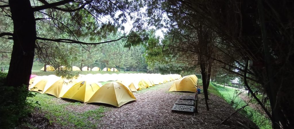 Semak Daun Village, Tempat Camping Di Bogor - Air One Trust indonesia